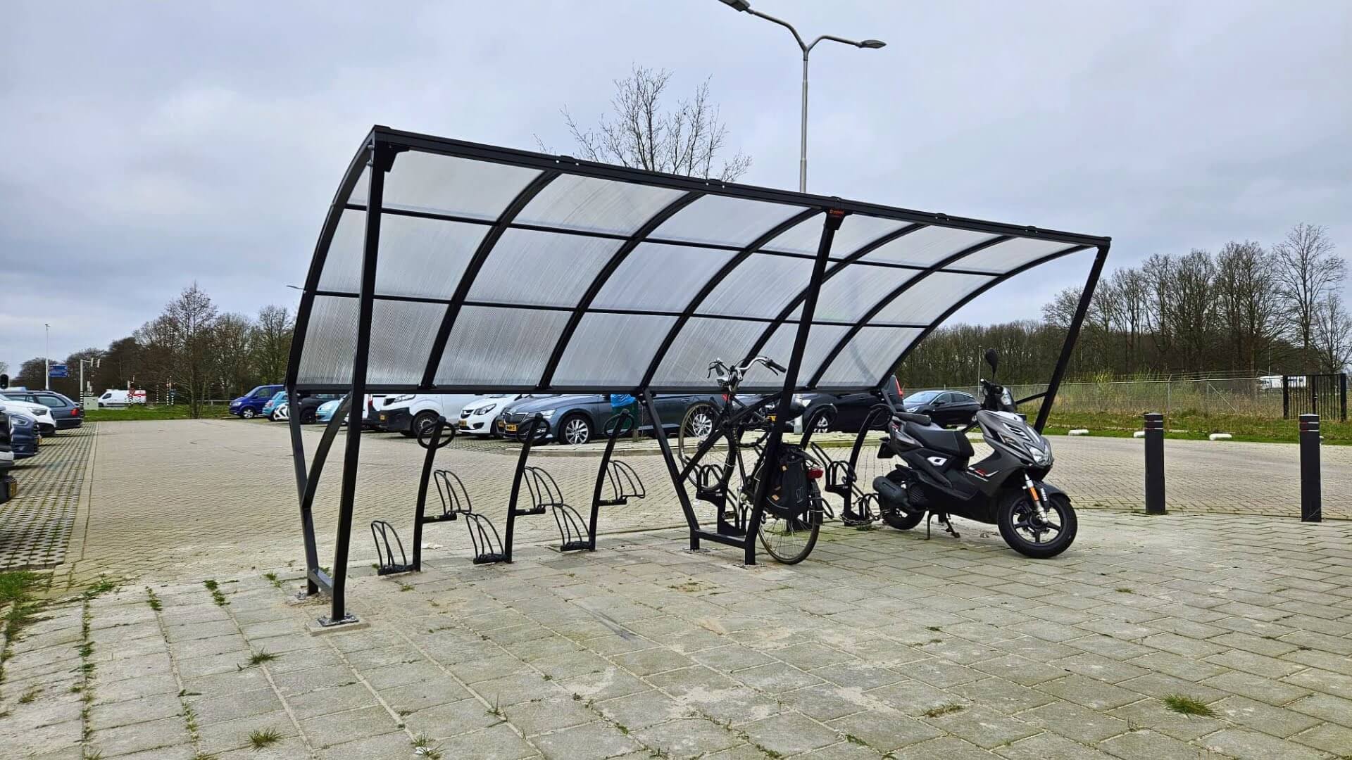 Fietsoverkapping 5 meter - Marne Boogkap met polycarbonaat